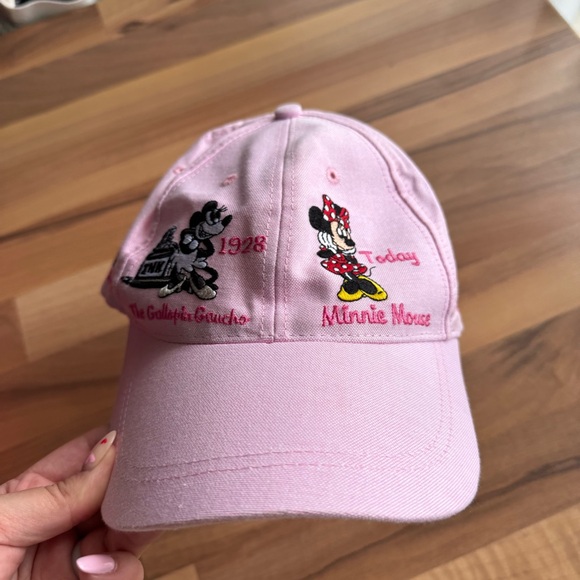 Disney | Accessories | Disney Minnie Mouse Hat | Poshmark